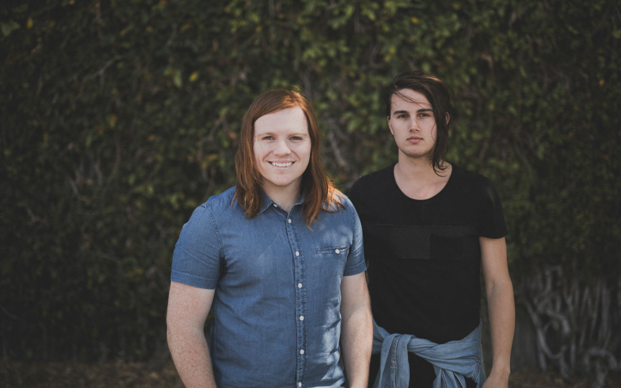 Leeland Lanza Primer Nuevo Álbum en 5 Años, «Invisible» - ZonaVertical.com